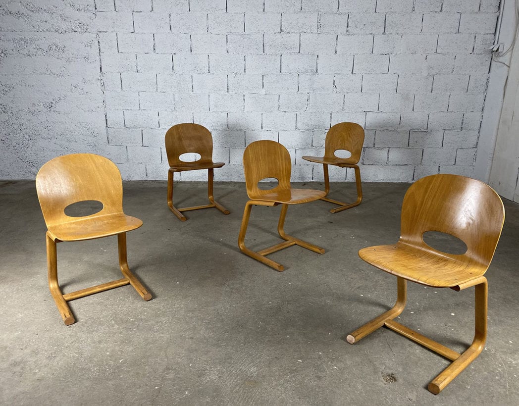 Série de 6 anciennes chaises de réfectoire en bois plié années 80