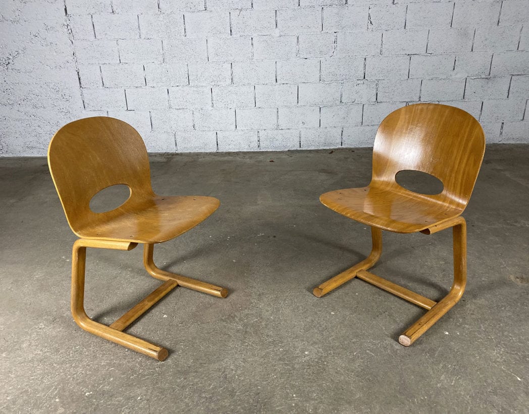 Série de 6 anciennes chaises de réfectoire en bois plié années 80