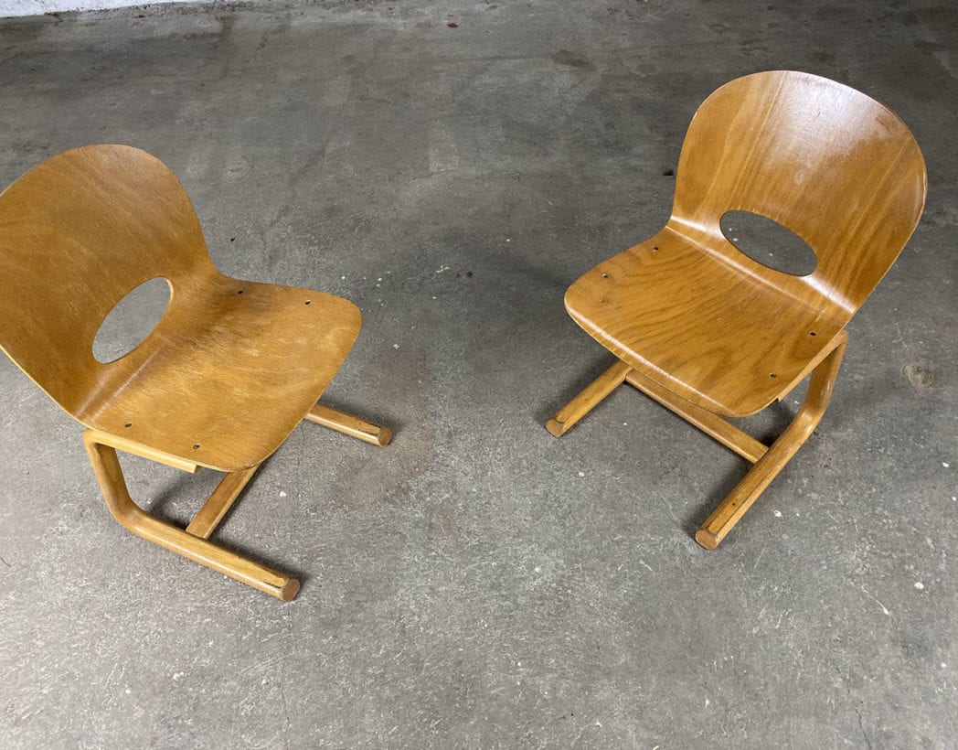 Série de 6 anciennes chaises de réfectoire en bois plié années 80